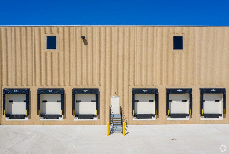 5691 E River Rd, Fridley, MN 55432 - Industrial For Lease Cityfeet.com