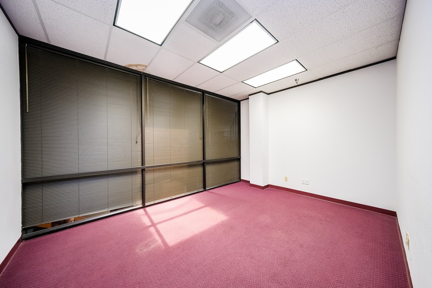 2820 S Padre Island Dr, Corpus Christi, TX 78415 - Office For Lease ...