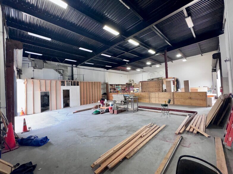 972 Metropolitan Ave, Brooklyn, NY 11211 - Warehouse For Sale Cityfeet.com