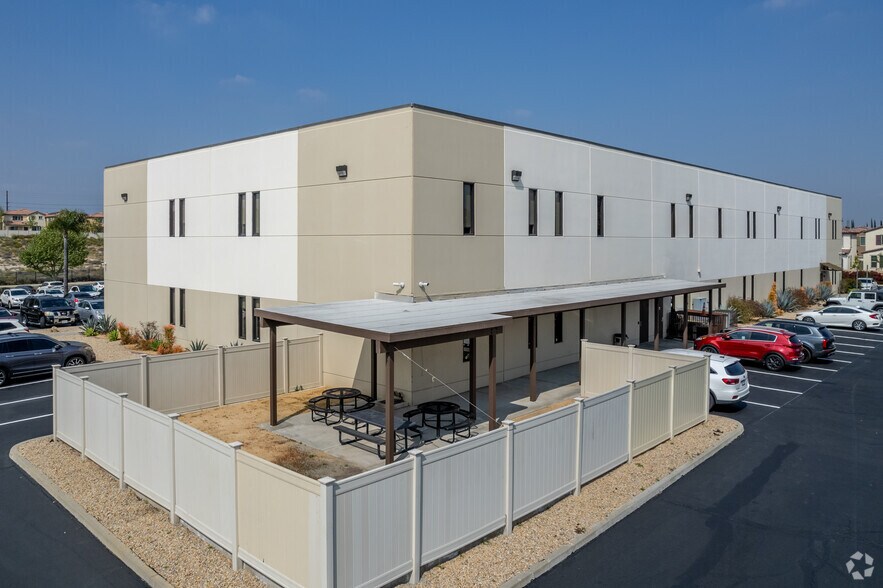 2040 Woodpine Ave, Colton, CA 92324 - Office Cityfeet.com