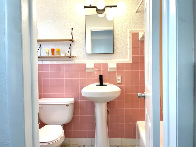 50 Royal Way, Clearwater Beach, FL 33767 - Hotel For Sale Cityfeet.com
