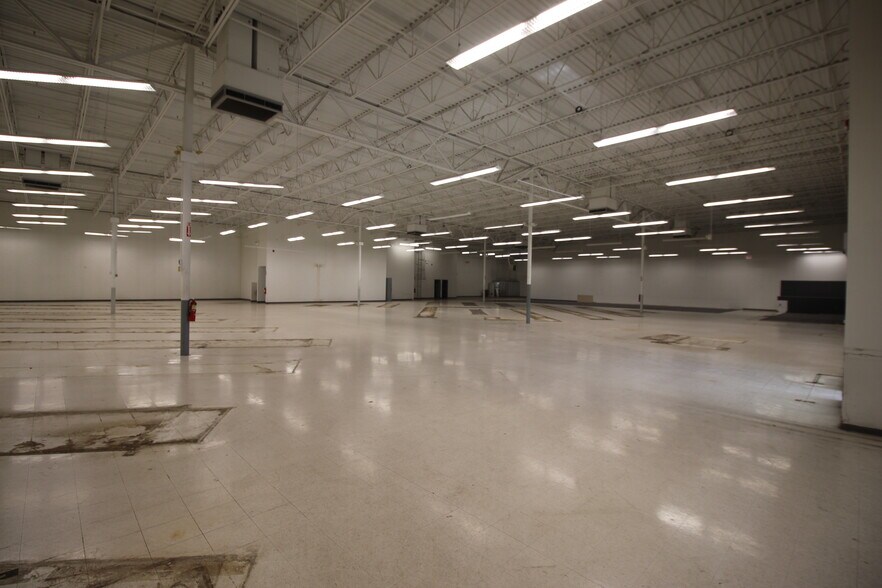 3632 S Scatterfield Rd, Anderson, IN 46013 - Freestanding For Sale ...