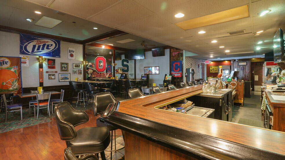 13450 Snow Rd, Brook Park, OH 44142 - Restaurant For Sale Cityfeet.com