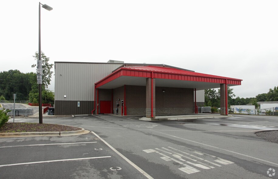 3049 Scott Futrell Dr, Charlotte, NC 28208 - Bar For Sale Cityfeet.com