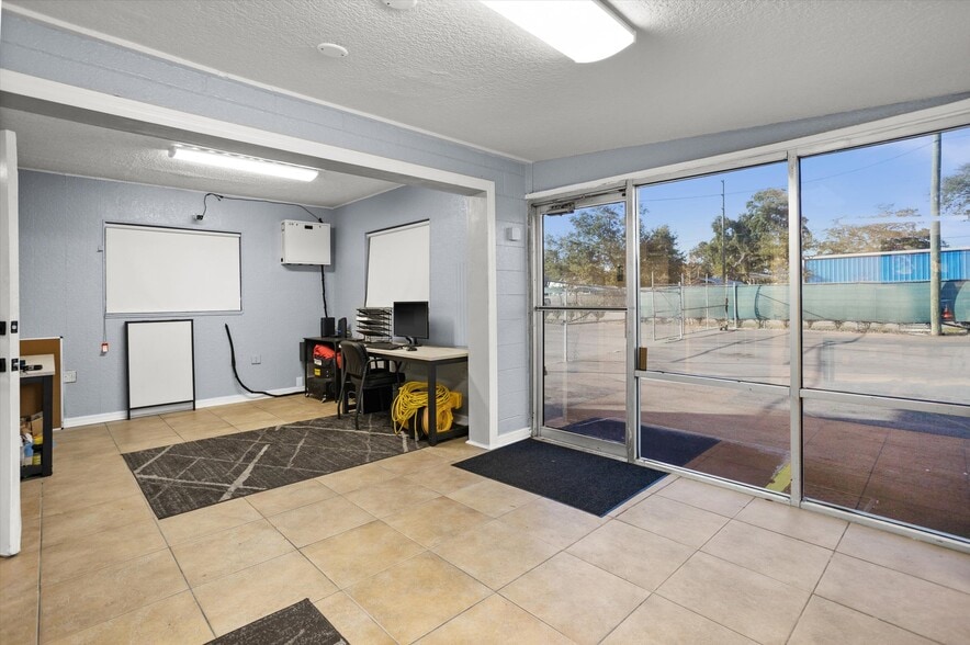 10310 66th St N, Pinellas Park, FL 33782 - Auto Dealership For Sale ...