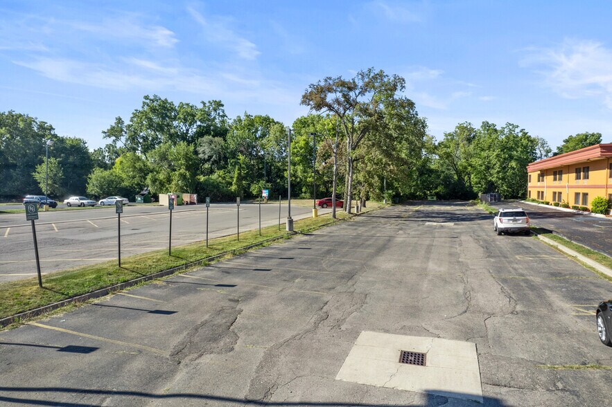 23756 Michigan Ave, Dearborn, MI 48124 - Office For Lease Cityfeet.com