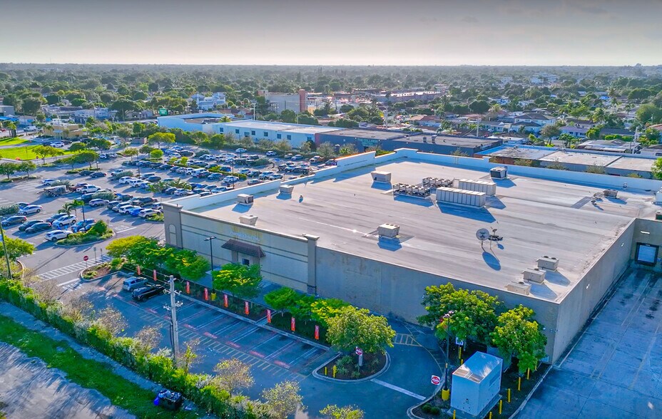 6991 SW 8th St, Miami, FL 33144 - Freestanding For Sale Cityfeet.com