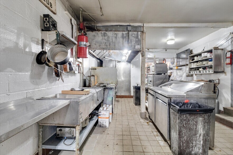 1530 Cedarhurst Rd, Shady Side, MD 20764 - Storefront Retail Office For ...