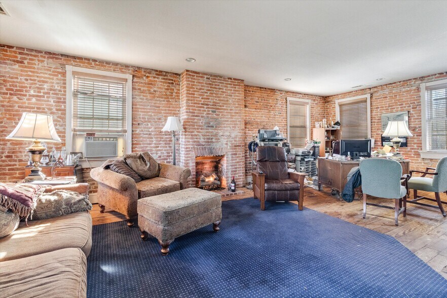 1530 Cedarhurst Rd, Shady Side, MD 20764 - Storefront Retail Office For ...