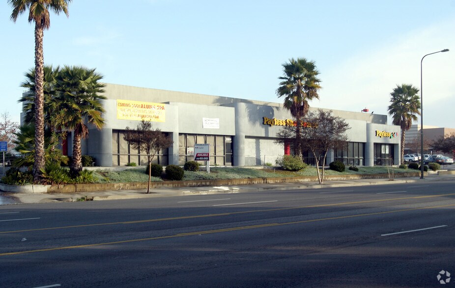 20819 Ventura Blvd, Woodland Hills, CA 91364 - Retail For Lease ...
