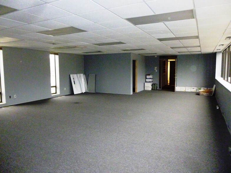 14716 Allen Rd, Taylor, MI 48180 - Office For Sale Cityfeet.com