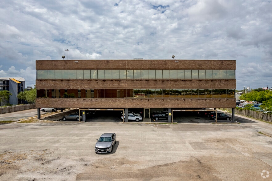 2820 S Padre Island Dr, Corpus Christi, TX 78415 - Office For Lease ...