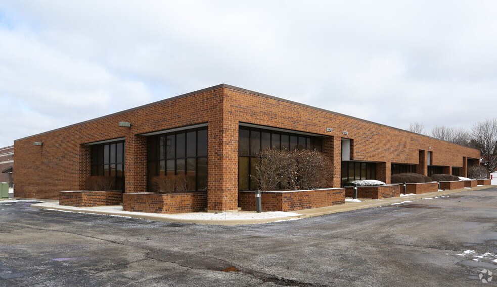 8120-8128 S Madison St, Burr Ridge, IL 60527 - Flex/R&D For Lease ...