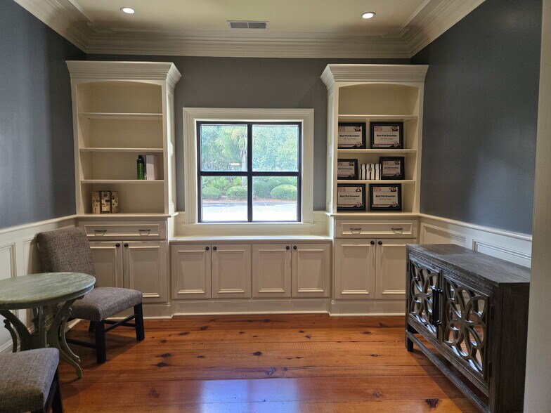 53 Persimmon St, Bluffton, SC 29910 - Showroom For Sale Cityfeet.com