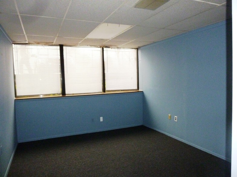 14716 Allen Rd, Taylor, MI 48180 - Office For Sale Cityfeet.com