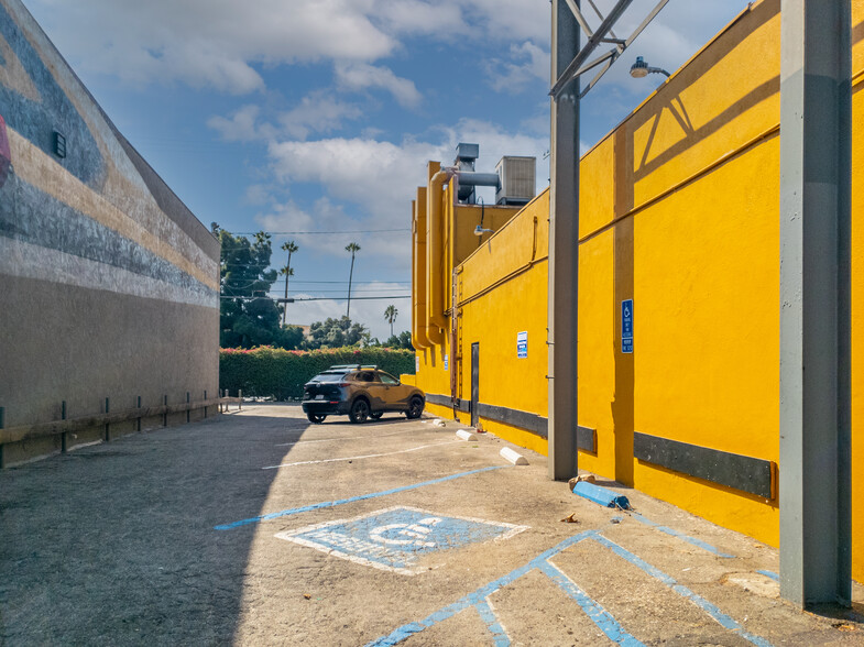 11536 W Pico Blvd Los Angeles Ca 90064 Retail For Lease