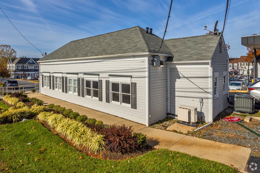 9822 Falls Rd, Potomac, MD 20854 - Retail For Lease Cityfeet.com