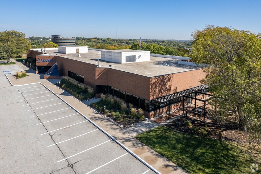 910 N 96th St, Omaha, NE 68114 - Office For Lease Cityfeet.com