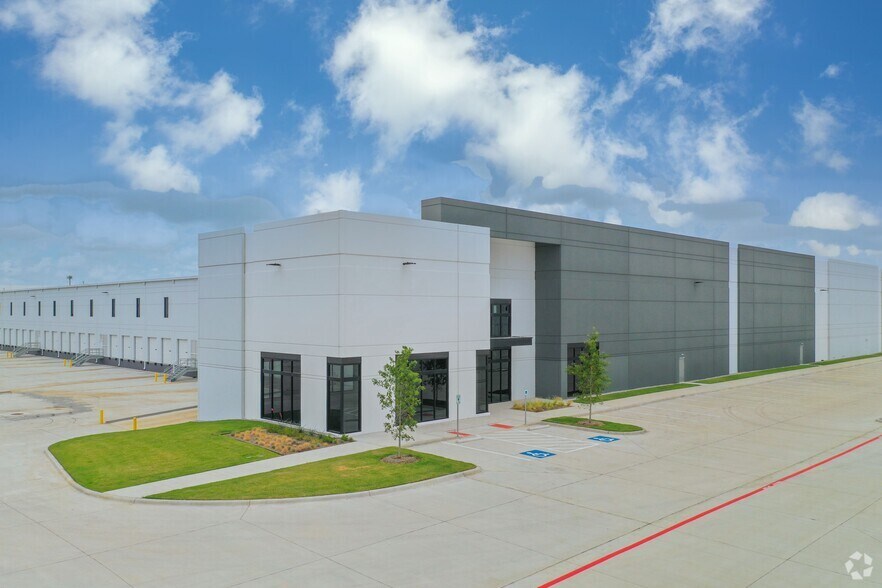 10717 North Fwy, Fort Worth, TX 76177 - Industrial For Lease Cityfeet.com