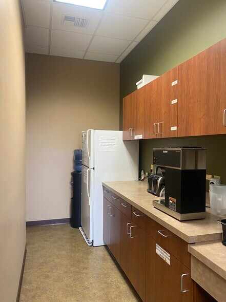 550 S Riverview Dr, Parchment, MI 49004 - Office For Sale Cityfeet.com