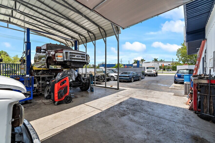 1801 Commercial Dr, Naples, FL 34112 - Auto Repair For Sale Cityfeet.com