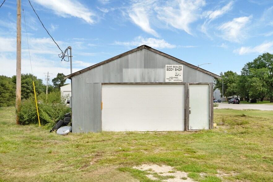 410 W Mackenzie St, White City, KS 66872 - Industrial For Sale Cityfeet.com