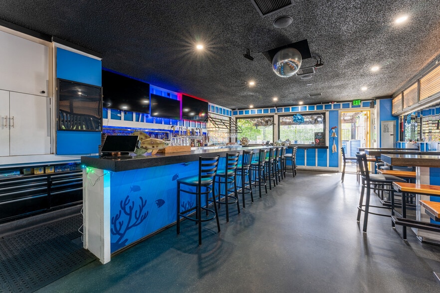 3048 Midway Dr, San Diego, CA 92110 - Bar For Sale Cityfeet.com