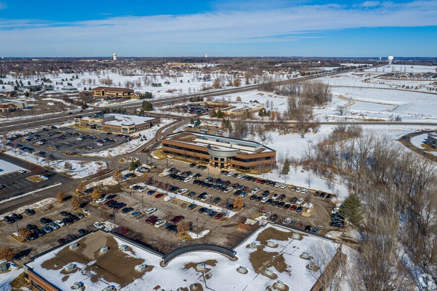 8530 Eagle Point Blvd, Lake Elmo, MN 55042 - Coworking Space Cityfeet.com