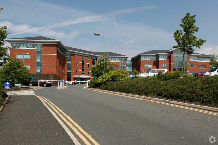 4A-4B The Parklands, Bolton, GTM BL6 4SD - Office For Lease Cityfeet.com