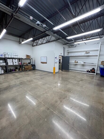 11150 Morrison, Dallas, TX 75229 - Showroom For Sale Cityfeet.com