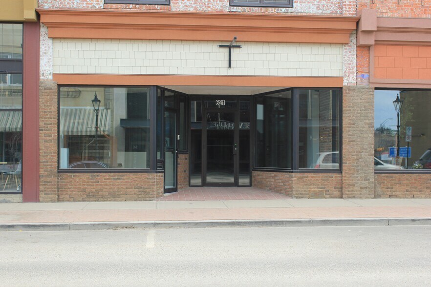 621 2 St SE, Medicine Hat, AB T1A 0C8 - Retail For Lease Cityfeet.com