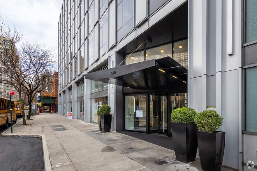 200 Chambers St, New York, NY 10007 - Multi-Family For Lease Cityfeet.com