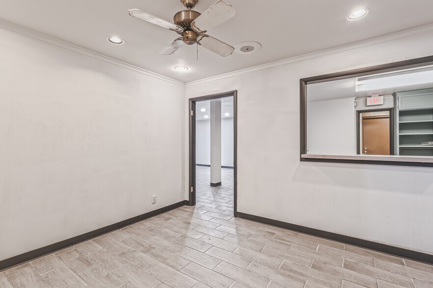 9657 New Sapulpa Rd, Sapulpa, OK 74066 - Storefront Retail Office For ...