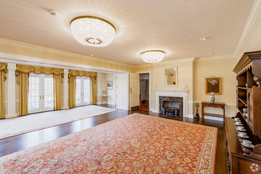 1442 Coraopolis Heights Rd, Moon Township, PA 15108 - Hotel For Sale ...