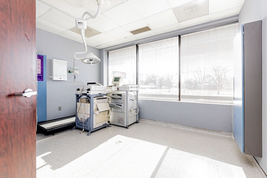 1260 W Higgins Rd, Hoffman Estates, IL 60169 - Office Cityfeet.com