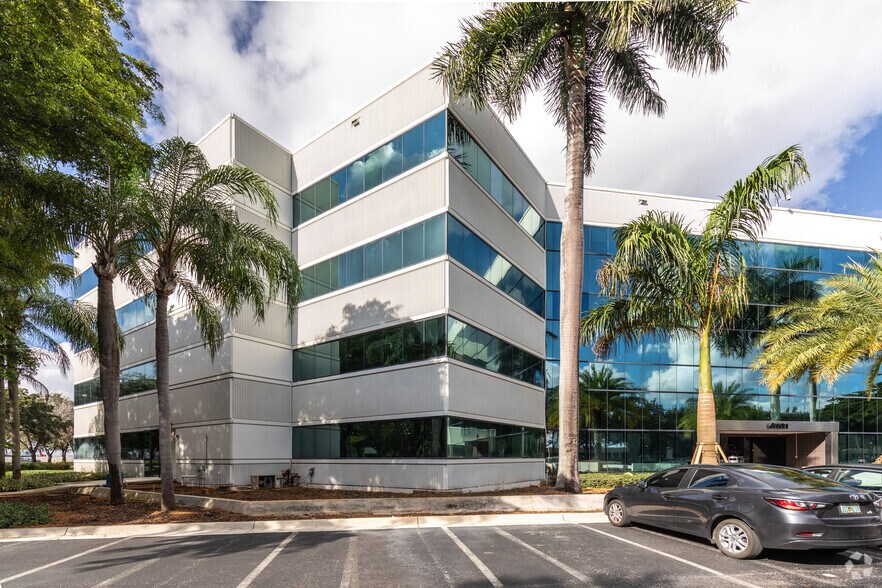 5775 Blue Lagoon Dr, Miami, FL 33126 For Lease Cityfeet.com