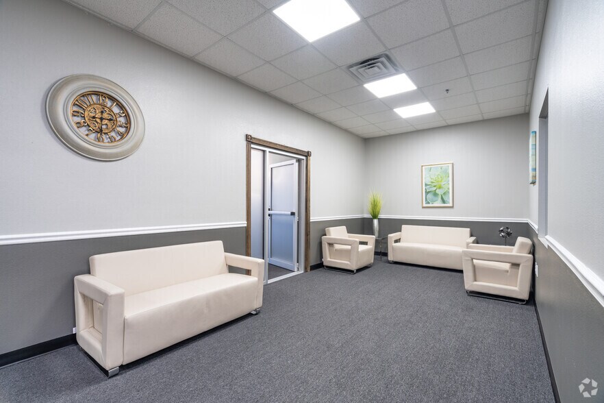 10000 Emmett F Lowry Expy, Texas City, TX 77591 - Retail For Lease ...