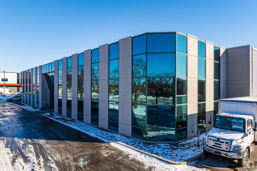 7850 Rue Bombardier, Montréal, QC H1J 2G3 - Industrial For Lease ...