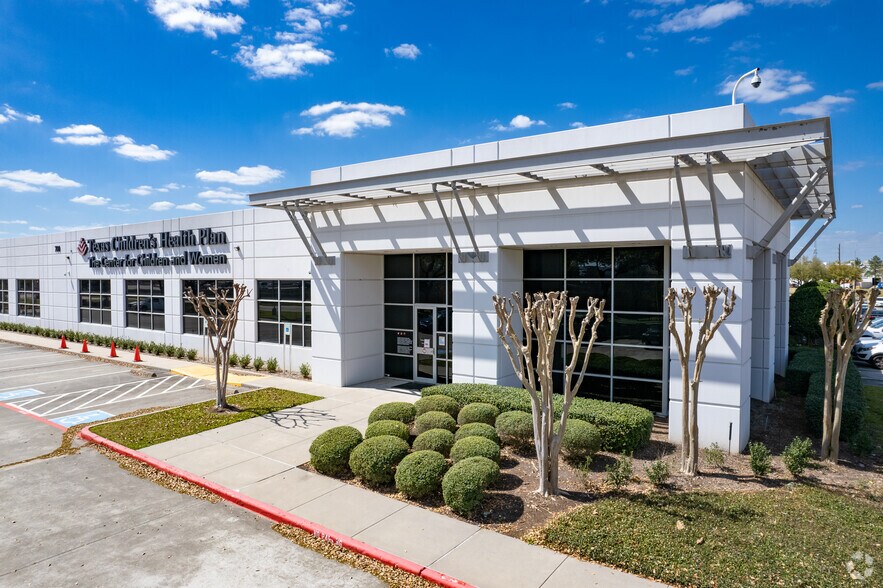 700 N Sam Houston Pky W, Houston, TX 77067 - Office For Lease Cityfeet.com