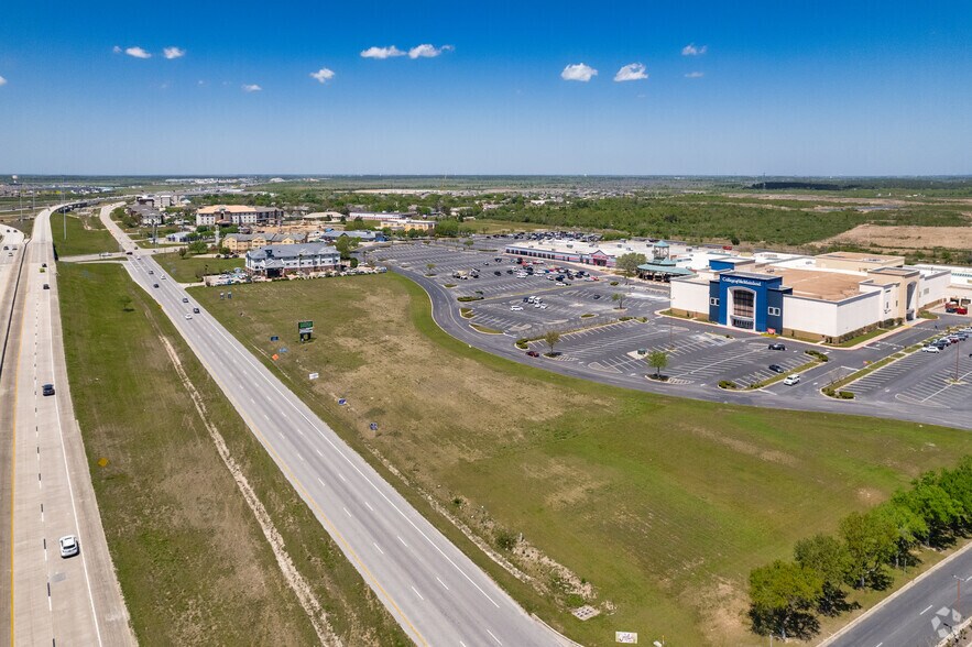 10000 Emmett F Lowry Expy, Texas City, TX 77591 - Retail For Lease ...