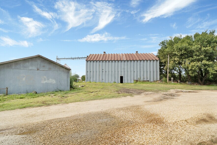 410 W Mackenzie St, White City, KS 66872 - Industrial For Sale Cityfeet.com