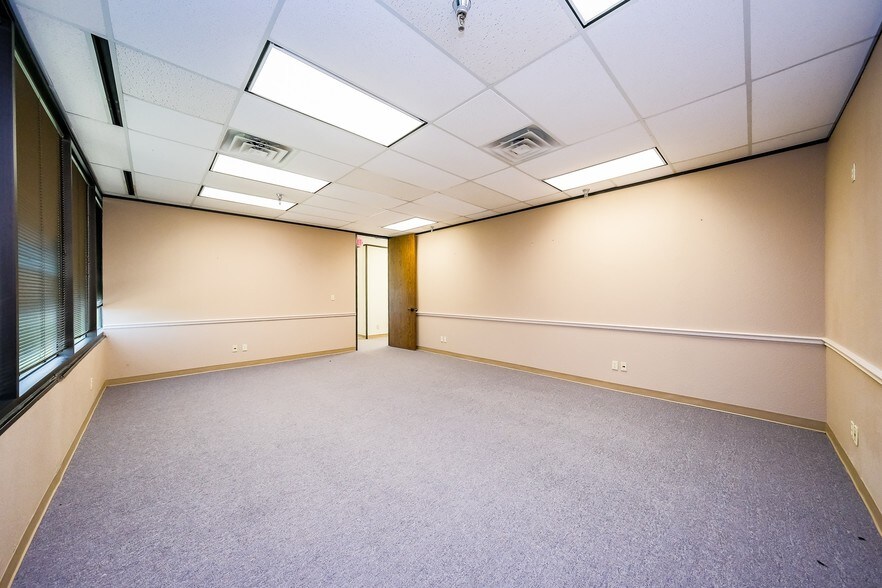 2820 S Padre Island Dr, Corpus Christi, TX 78415 - Office For Lease ...