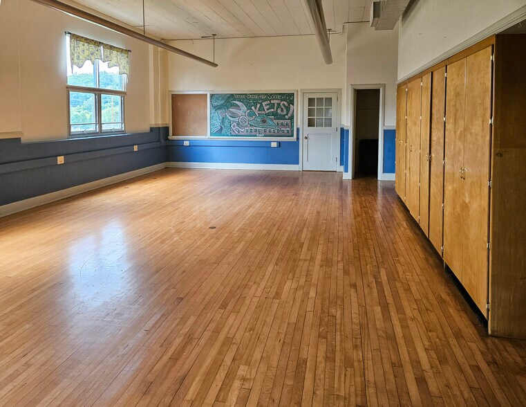 45 Natural Bridge School Rd, Natural Bridge Station, VA 24579 - Schools ...
