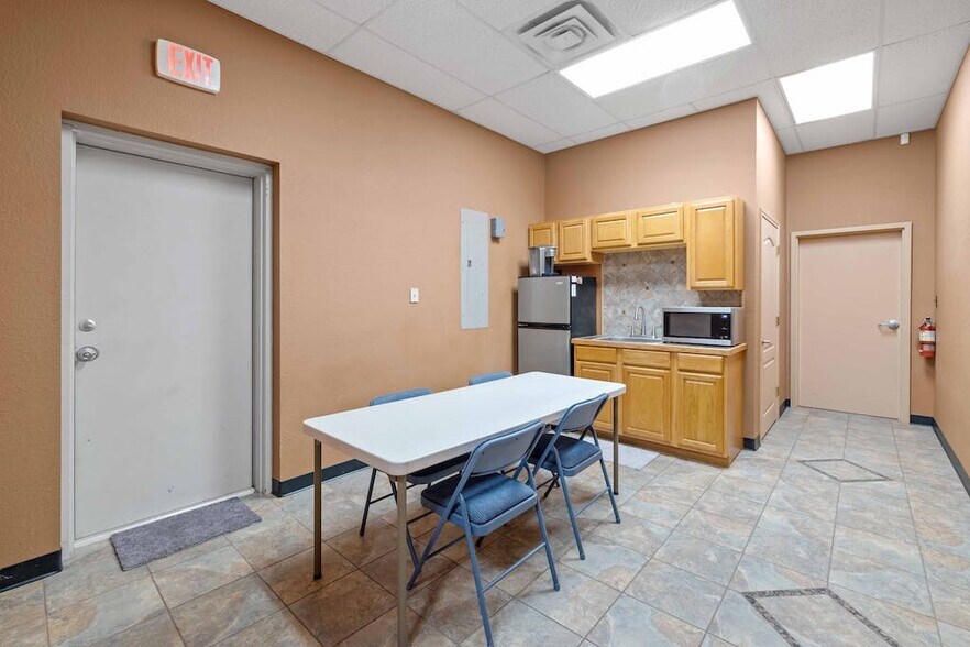 2520 Hunter Rd, San Marcos, TX 78666 - Storefront Retail Office For ...