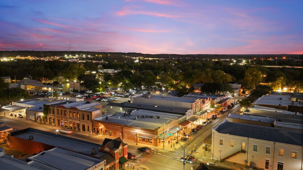 925 Main St, Bastrop, TX 78602 - Office Residential For Sale Cityfeet.com