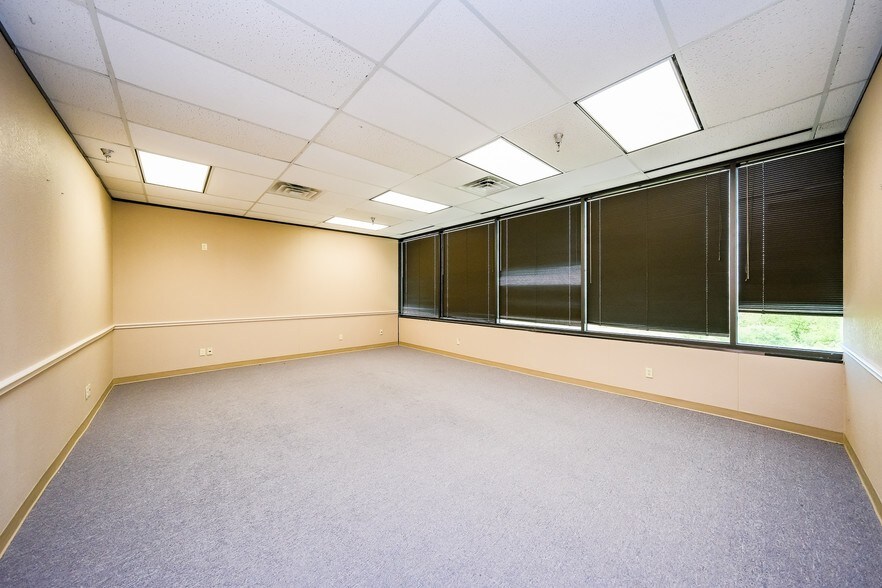 2820 S Padre Island Dr, Corpus Christi, TX 78415 - Office For Lease ...