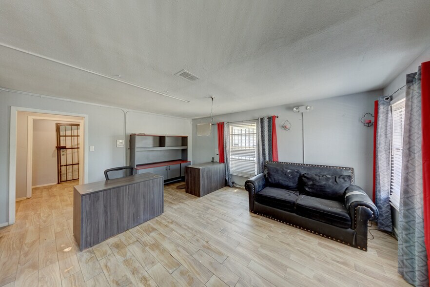 8002-8004 Homestead, Houston, TX 77028 - Freestanding For Sale Cityfeet.com