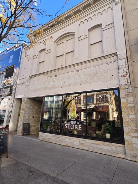 215 W College Ave, Appleton, WI 54911 - Storefront Retail Residential ...