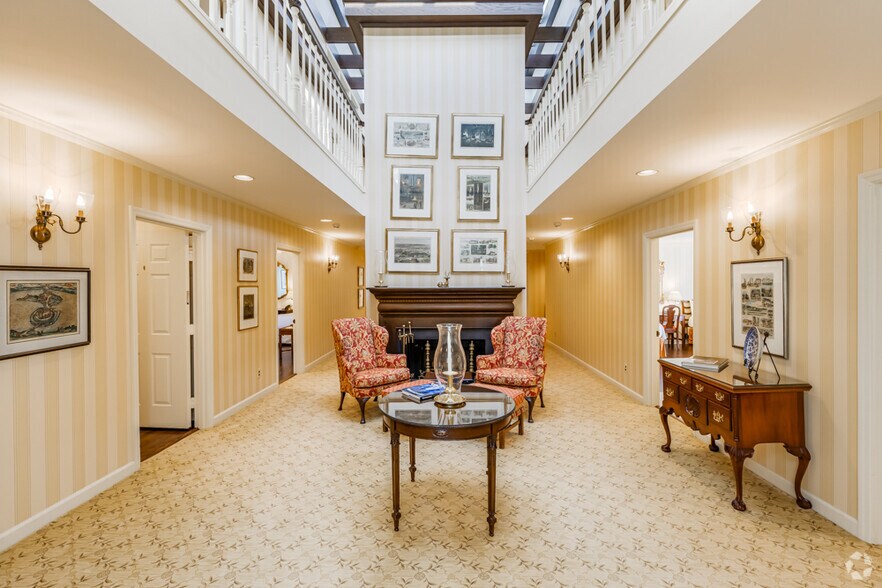 1442 Coraopolis Heights Rd, Moon Township, PA 15108 - Hotel For Sale ...