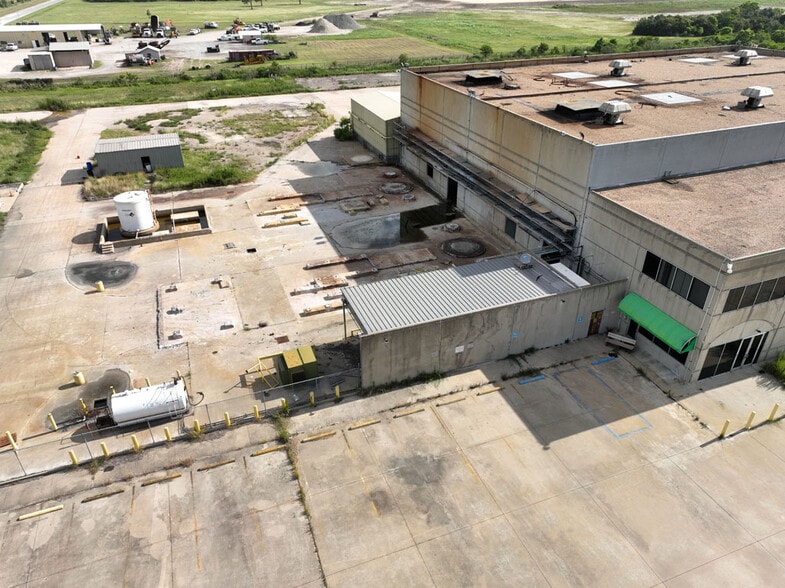 7505 Highway 65, Anahuac, TX 77514 - Warehouse For Sale Cityfeet.com